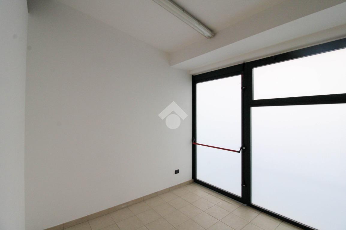 Ufficio in affitto a Almenno San Salvatore