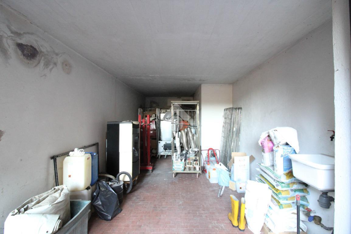 Box in vendita a Alme'