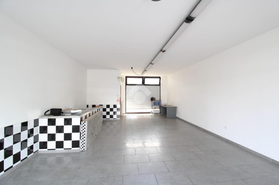 Negozio in vendita a Terno D'Isola