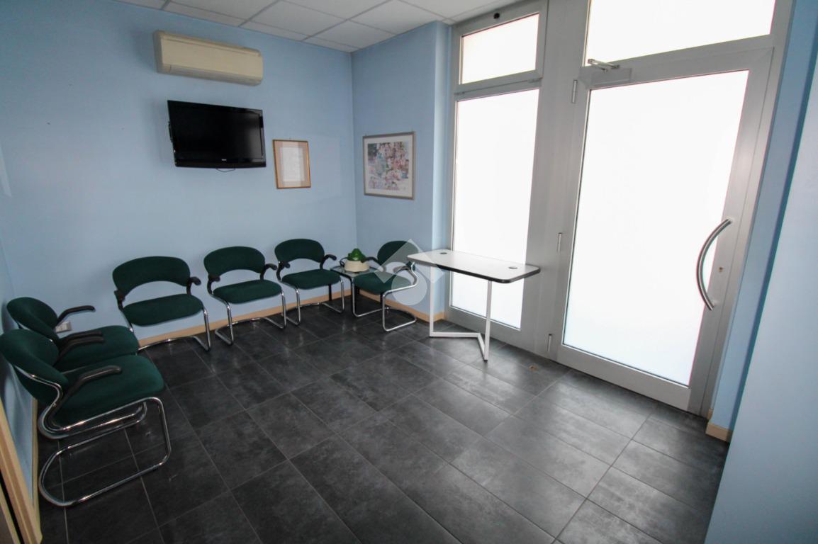 Negozio in affitto a Albino