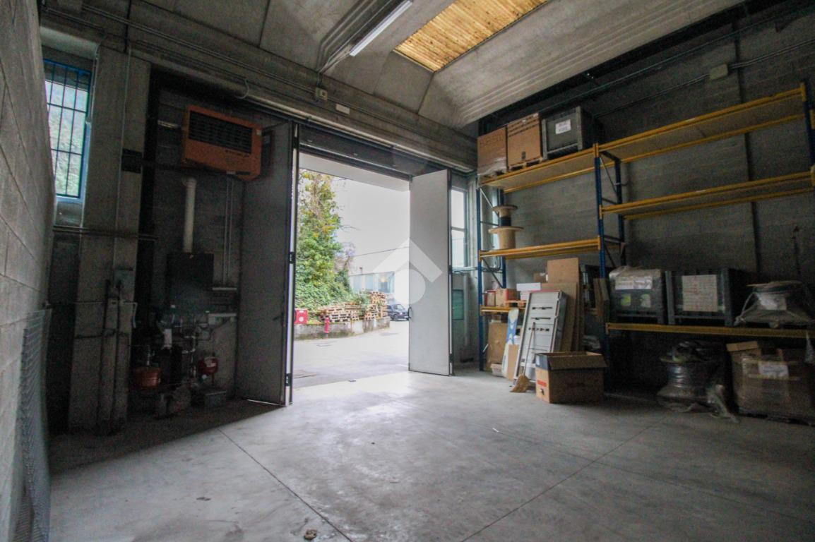 Capannone in vendita a Alzano Lombardo