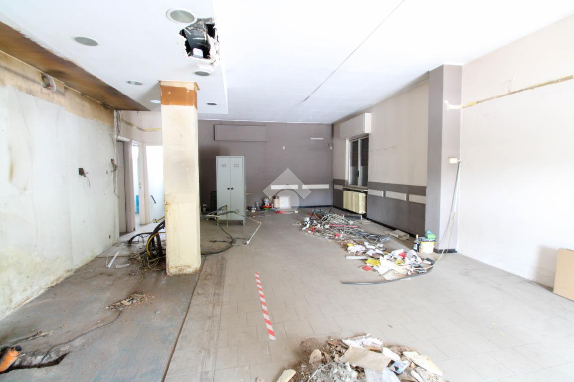 Negozio in affitto a Ponteranica