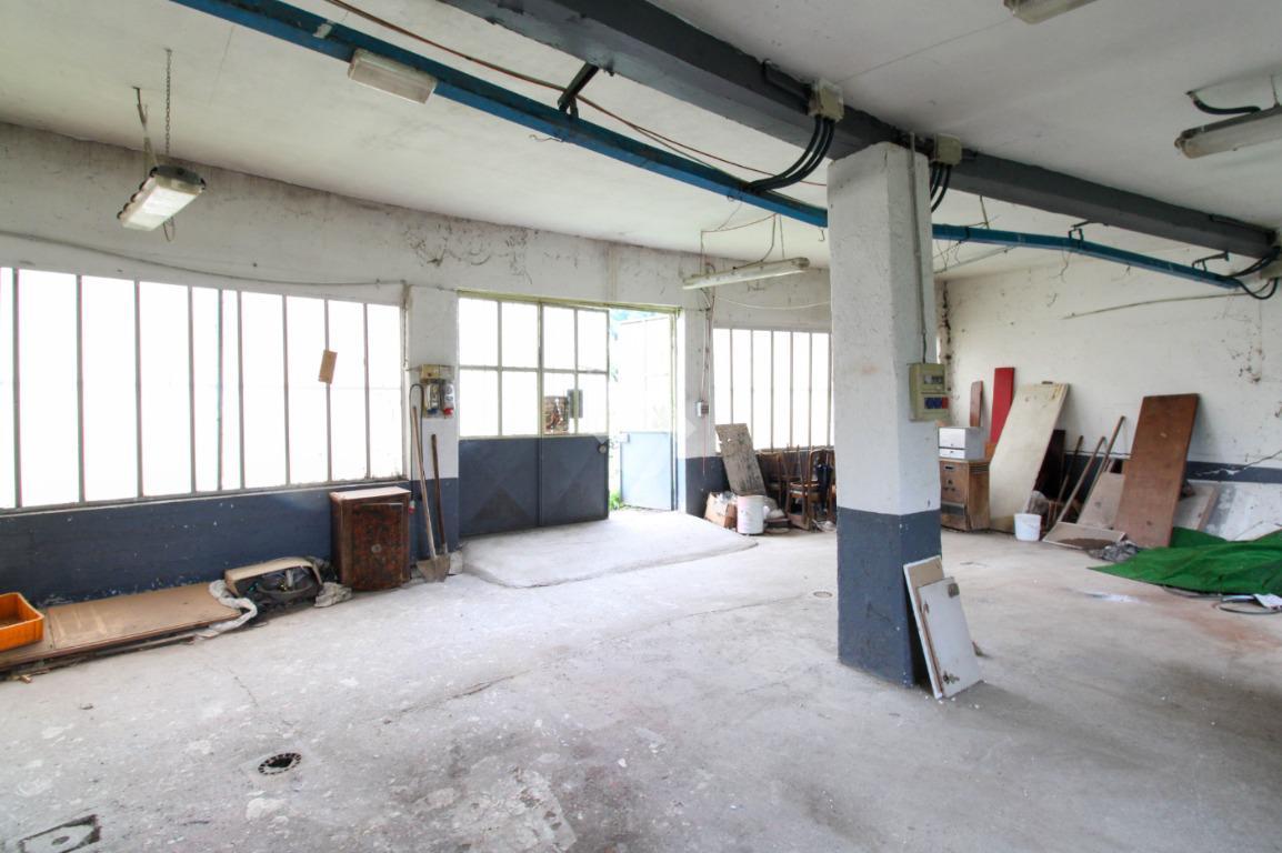 Capannone in vendita a Mozzo