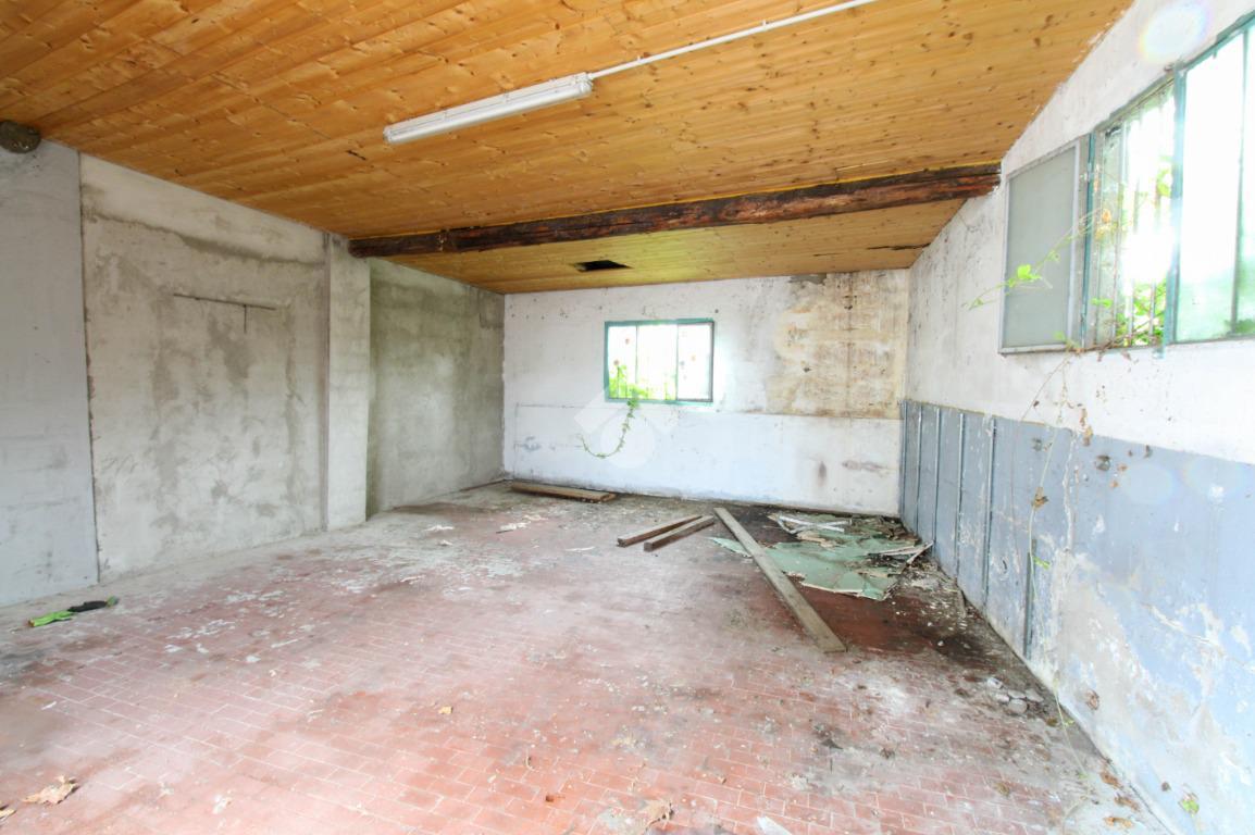 Capannone in vendita a Mozzo