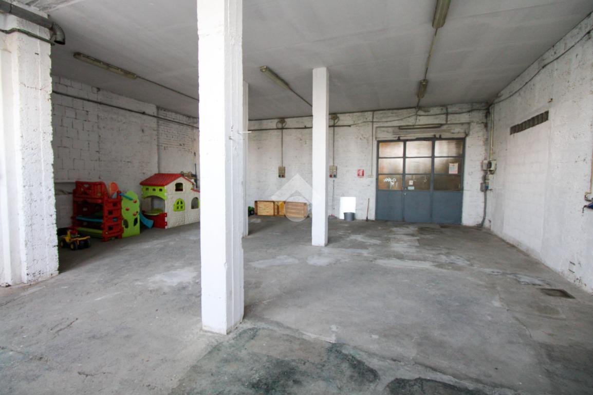 Capannone in affitto a Almenno San Salvatore