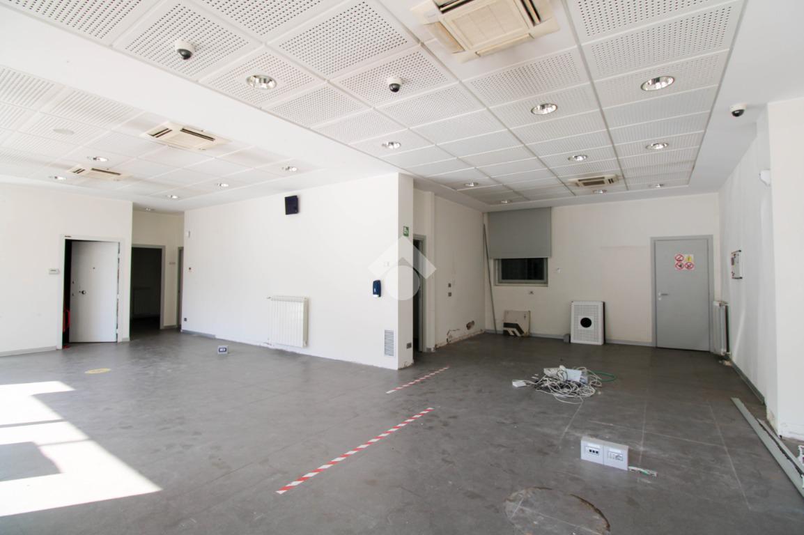 Negozio in affitto a Val Brembilla