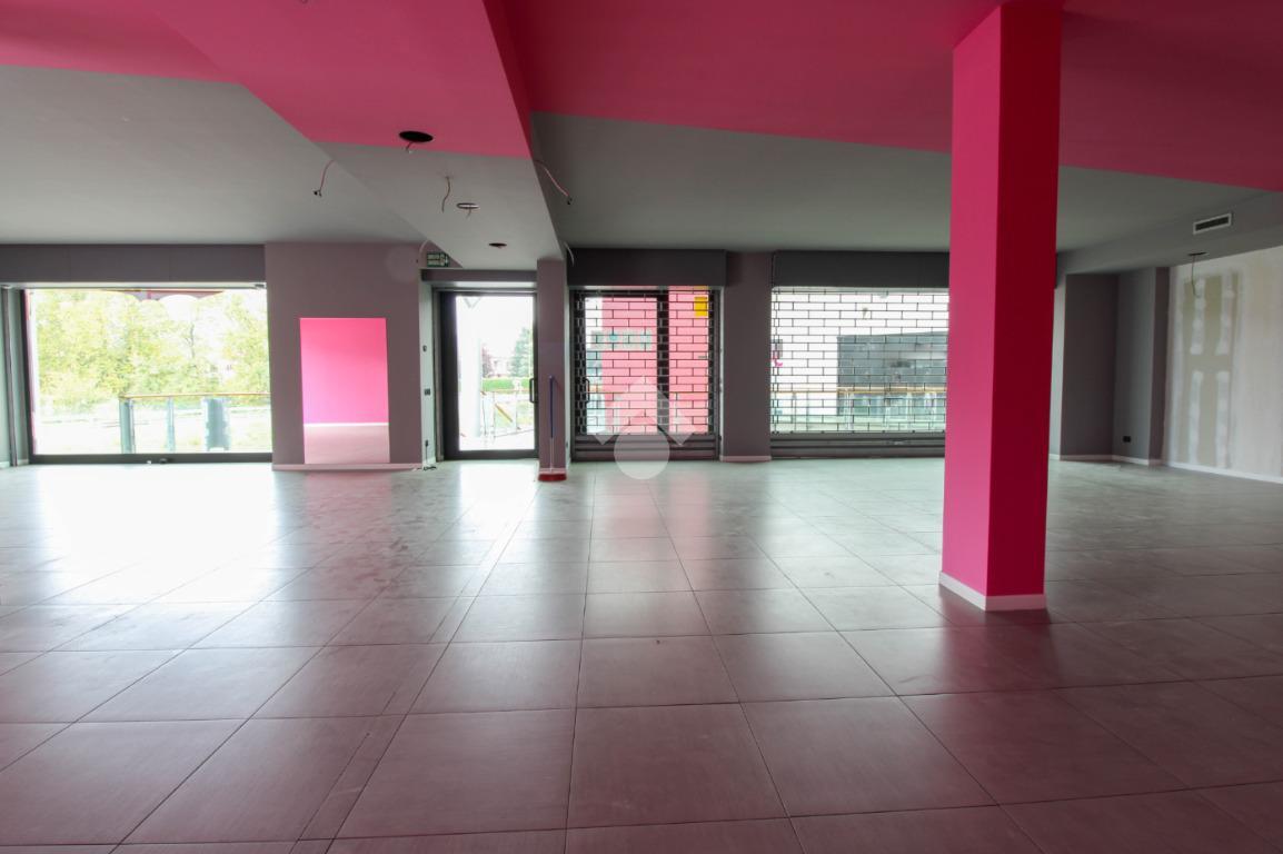 Negozio in affitto a Carvico