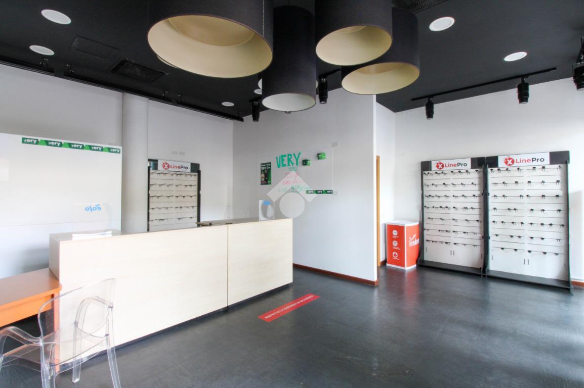 Negozio in affitto a Treviglio