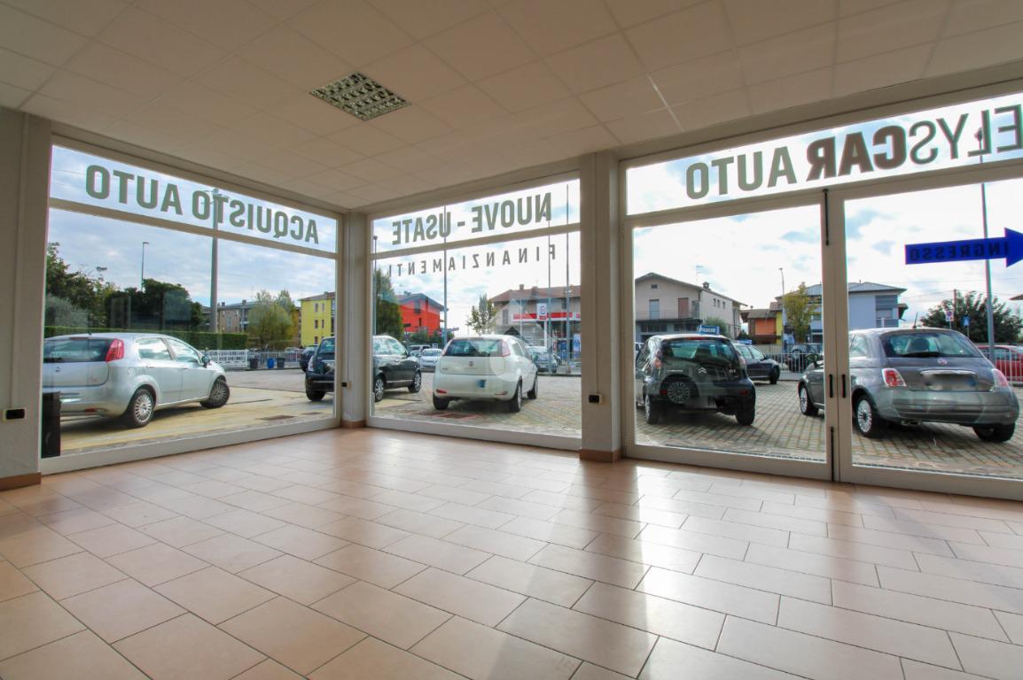 Negozio in affitto a Presezzo