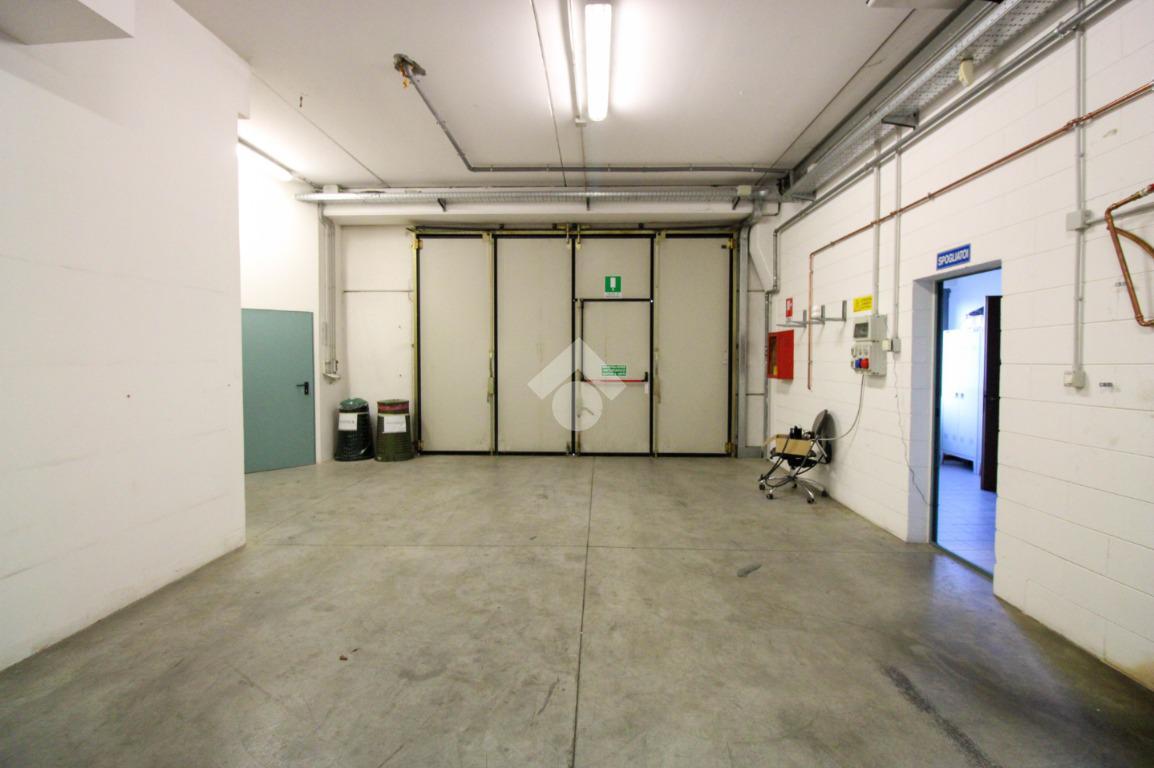 Capannone in vendita a Bonate Sopra