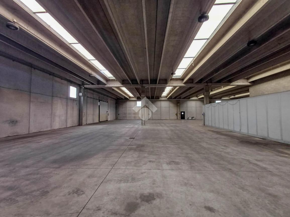 Capannone in affitto a Spirano