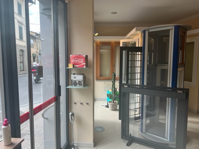 Negozio in vendita a Scandicci