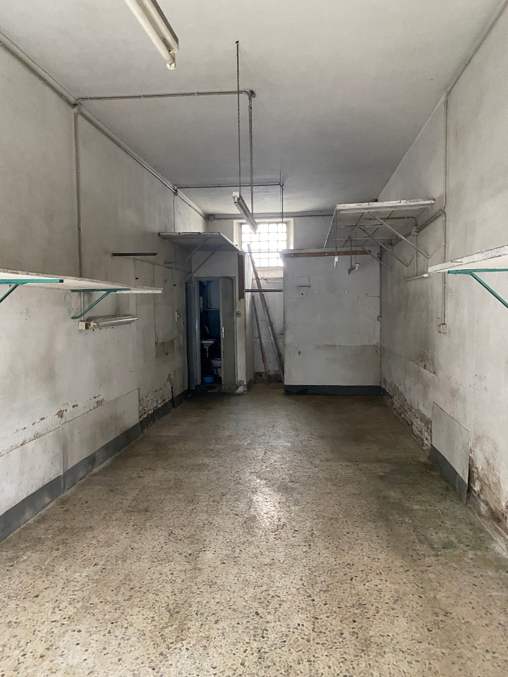 Locale commerciale in vendita a Firenze