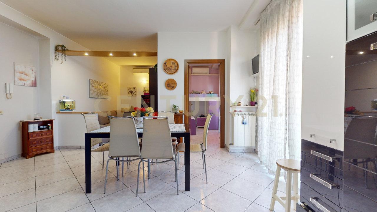 Appartamento in vendita a Garbagnate Milanese