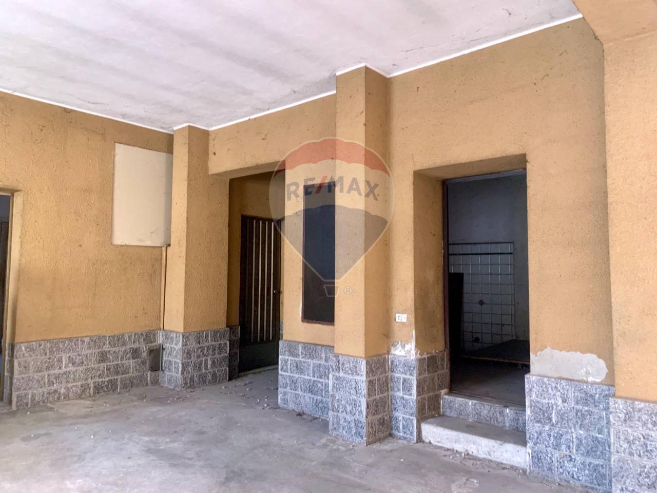 Negozio in vendita a Samarate