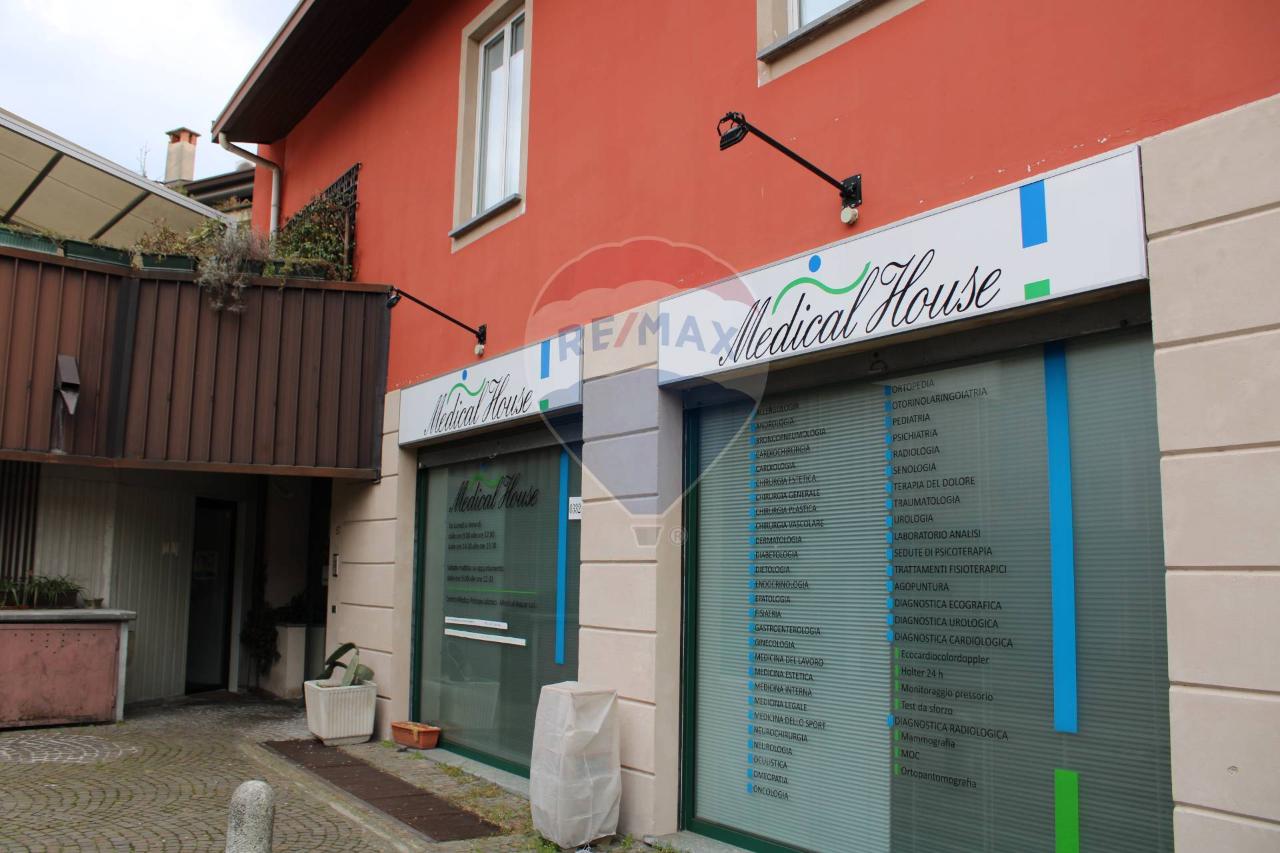 Esercizio commerciale in vendita a Ispra