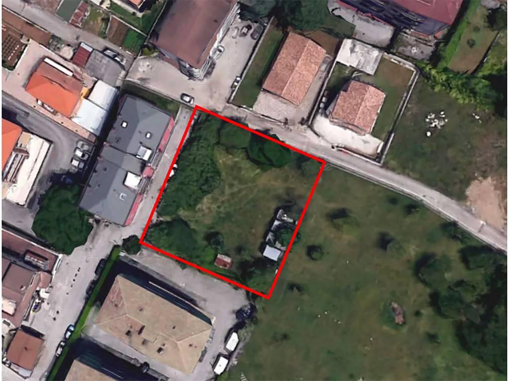 Terreno edificabile in vendita a L'Aquila