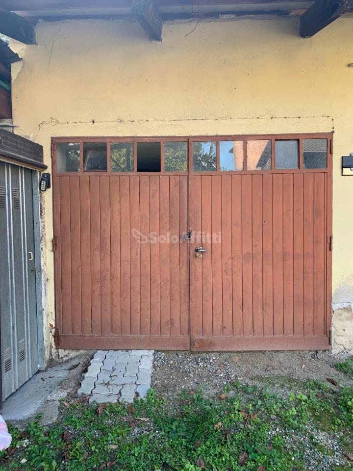 Parcheggio chiuso in affitto a Ivrea