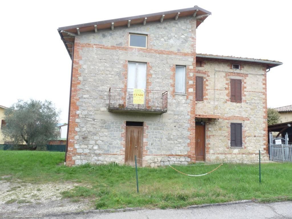 Casa indipendente in vendita a Castiglione Del Lago