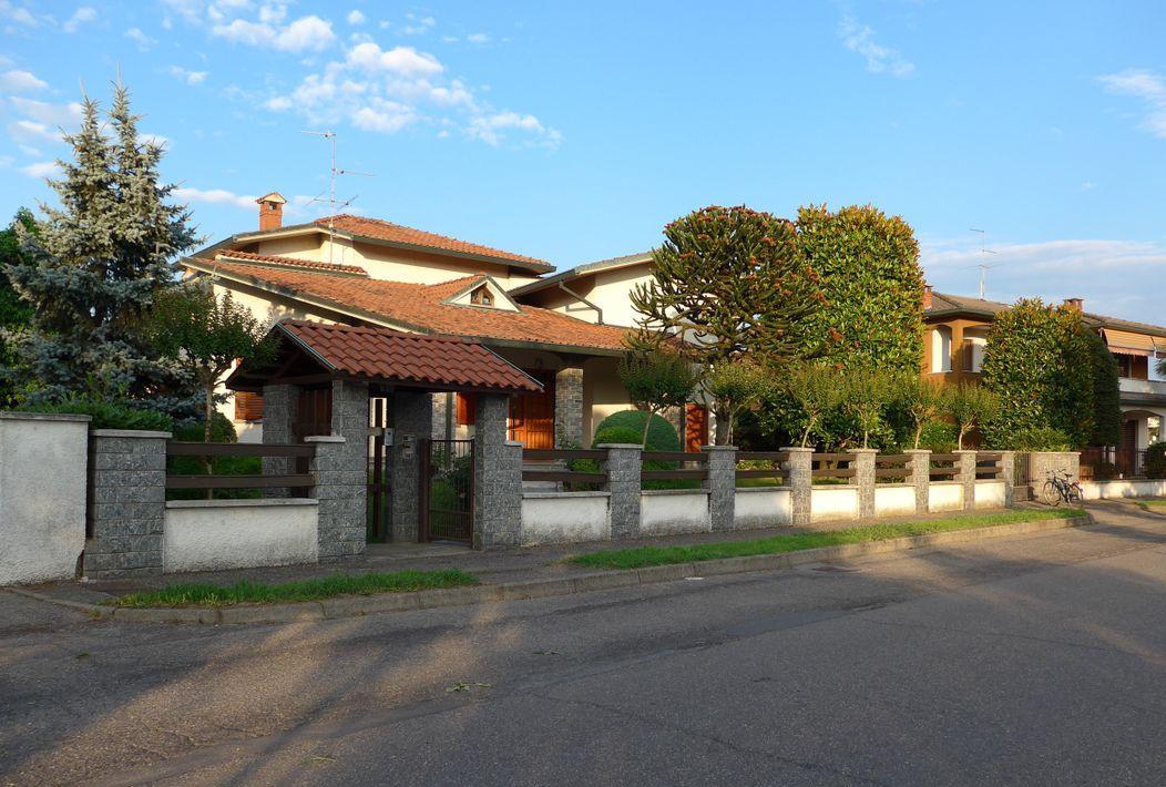 Ville e villette in vendita, Corteolona e Genzone • Wikicasa